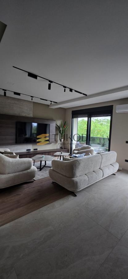 Trosoban stan za izdavanje, 82m2, 1.500€