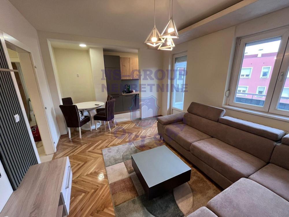 Trosoban stan na prodaju, 65m2, 206.000€