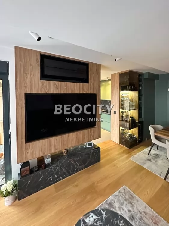 Trosoban stan, 85 m2, Vračar ID: 133575