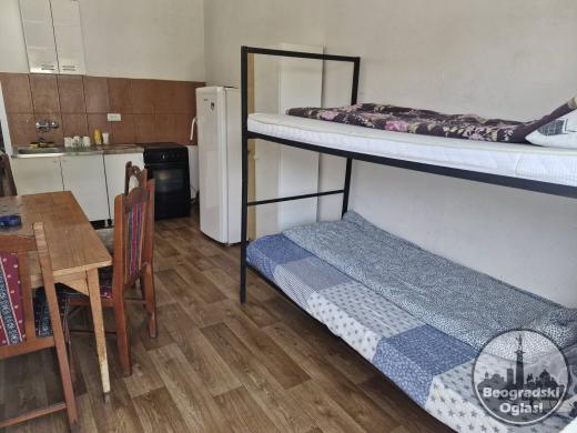 Izdajem smestaj za radnike-Dobanovci