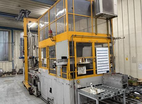 Nissei ASB PM85/110 vertikalni aparat za izradu preformi