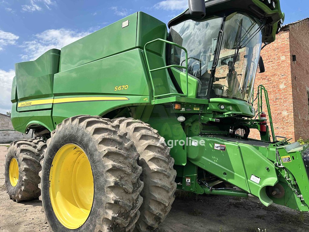 John Deere S670 kombajn za žito