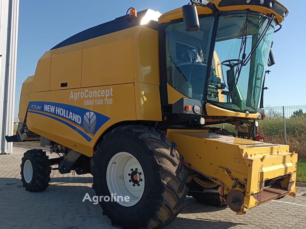 New Holland TC 5.90 kombajn za žito