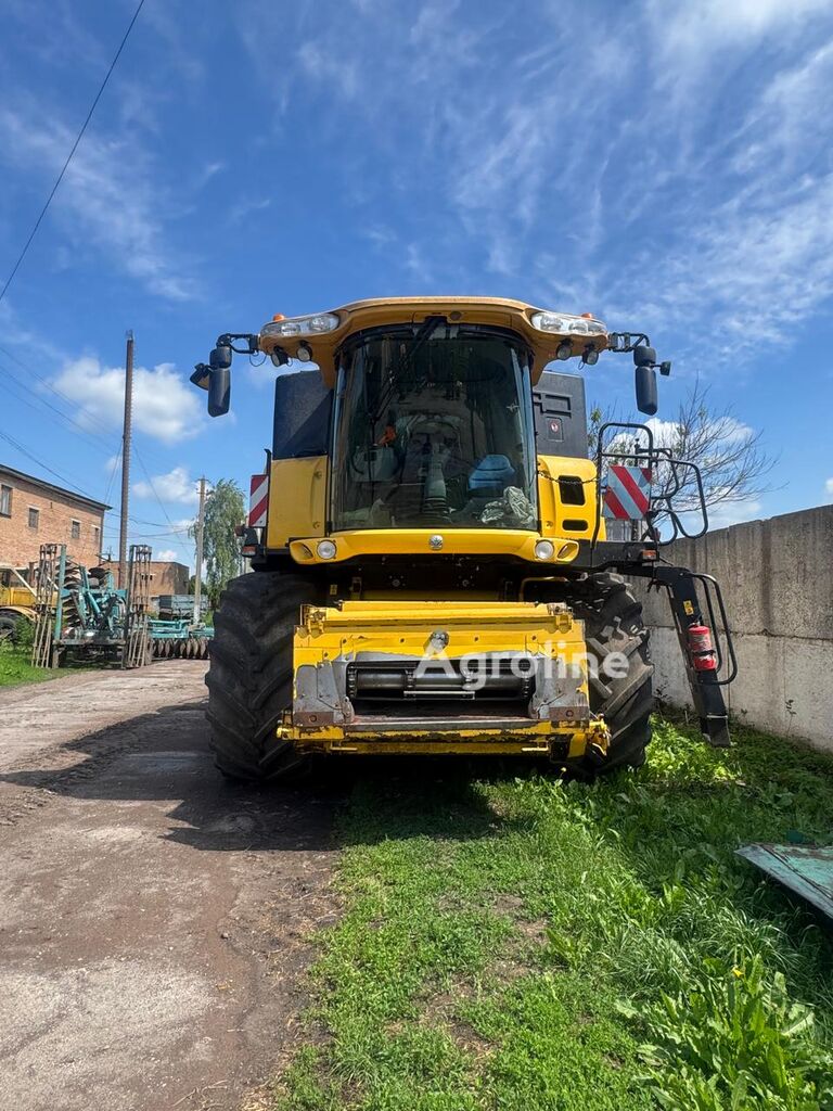 New Holland CR9090 kombajn za žito