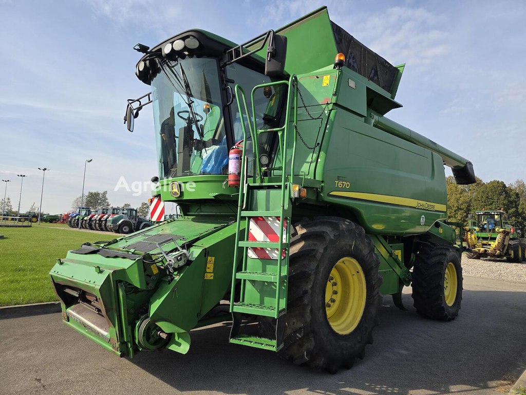 John Deere T670 kombajn za žito