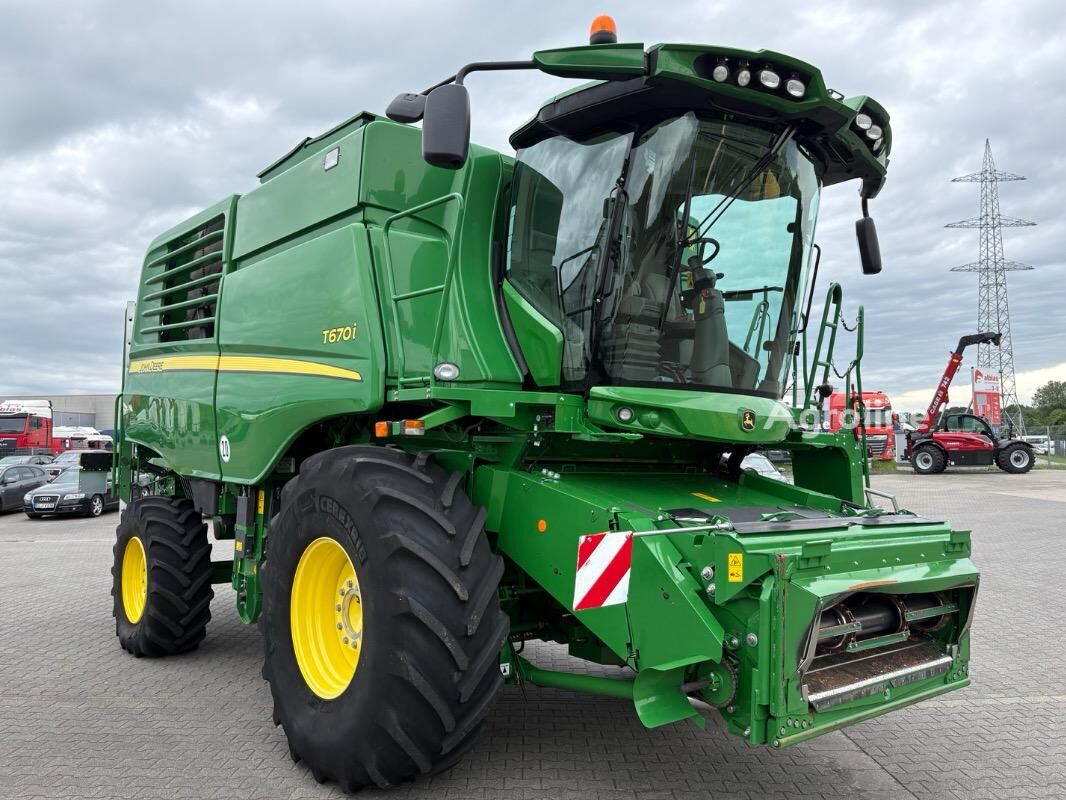 John Deere T670 kombajn za žito