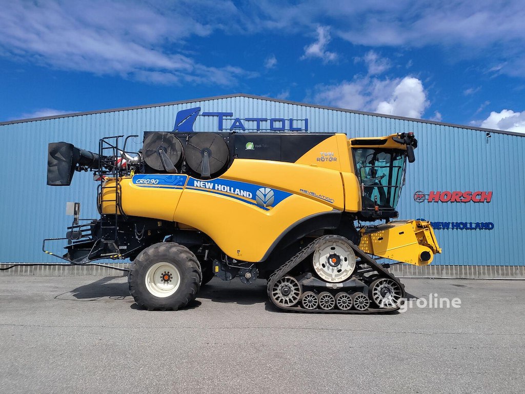 New Holland CR 10.90 + MACDON FD241 kombajn za žito