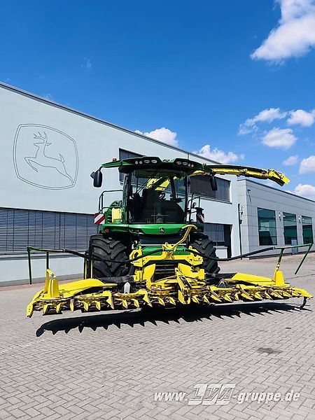 John Deere 8300 krmni kombajn