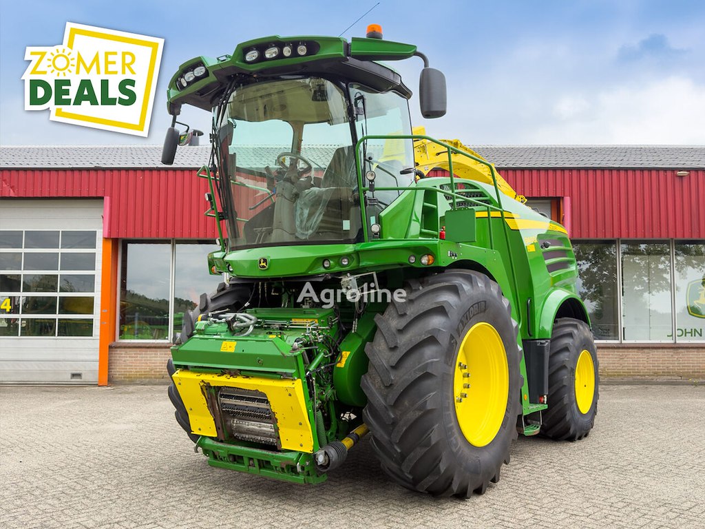 John Deere 8400 krmni kombajn