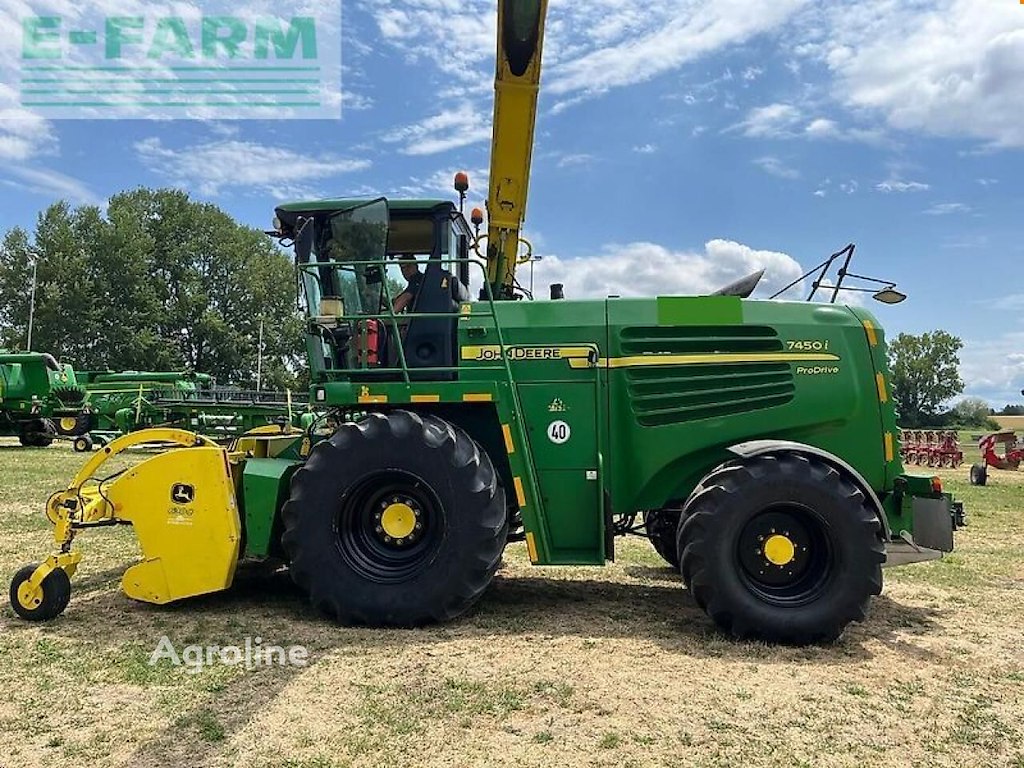 John Deere 7450 krmni kombajn