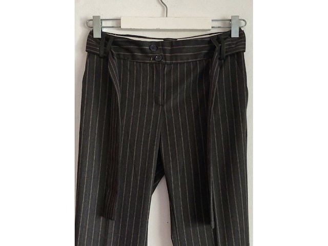KAO NOVE! MANGO prugaste pantalone sa kaišem