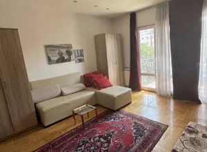 Izdavanje Stan - Beograd, Zvezdara: Vukov spomenik - Đeram