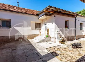 Prodaja Kuća - Niš, Crveni Krst: Ratko Jović - Šljaka - Medoševac
