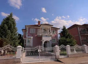 Prodaja Kuća - Niš, Pantelej: Durlan - Beverli Hils - Jagodin mala