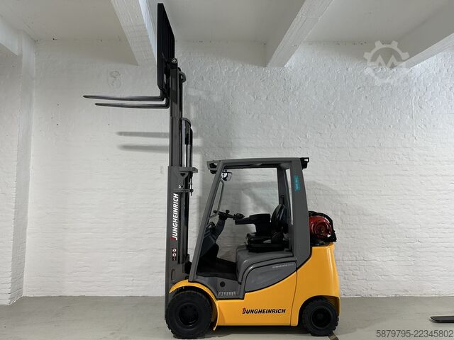 Viljuškar
Jungheinrich TFG 320s