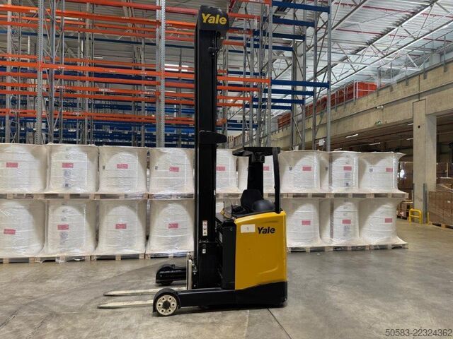 Reach truck
Yale MR16 - TRIPLEX - 10,5M - 718 mth