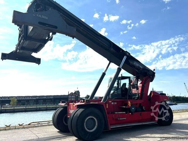 Full Container Reachstacker
Kalmar DRG450-65S5