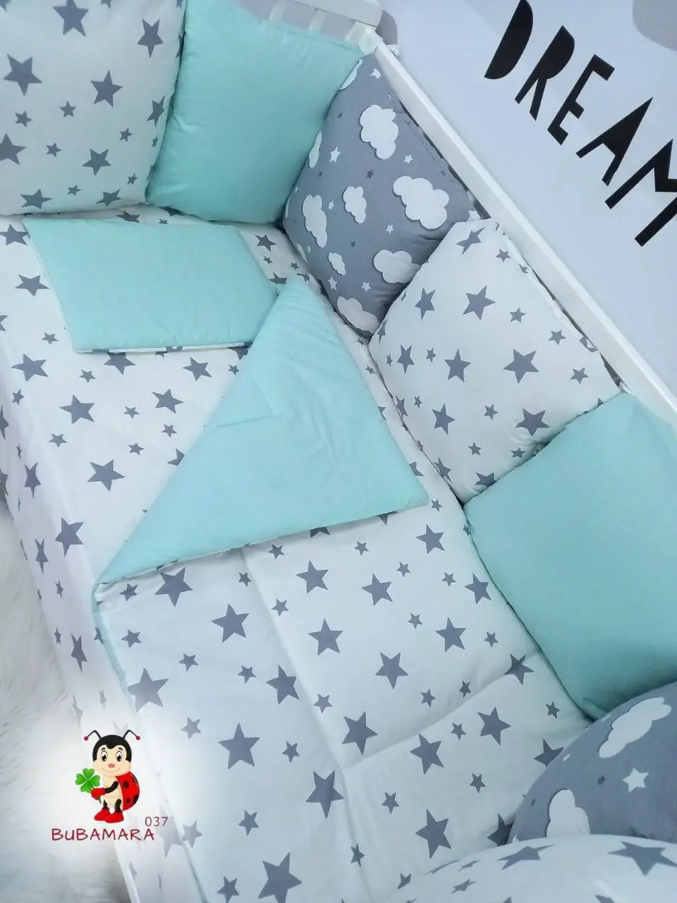 Bubamara037 Set za krevetac sa ogradicom od jastuka, Beli