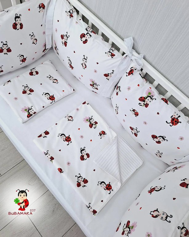 Bubamara037 Set za krevetac sa ogradicom od jastuka, bez lastiša, Beli