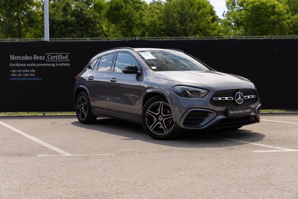 MERCEDES-BENZ GLA
