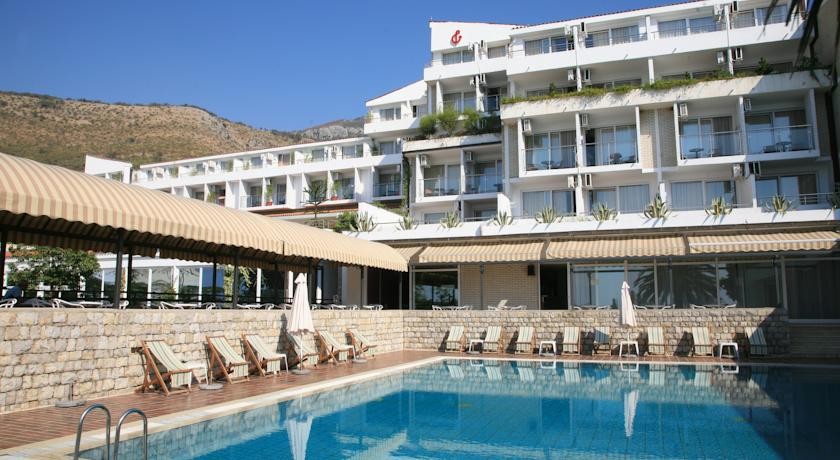 HOTEL PALAS 4* - Petrovac / Crna Gora