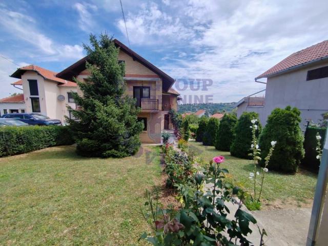 Odlična kuća na Popovici 222m2