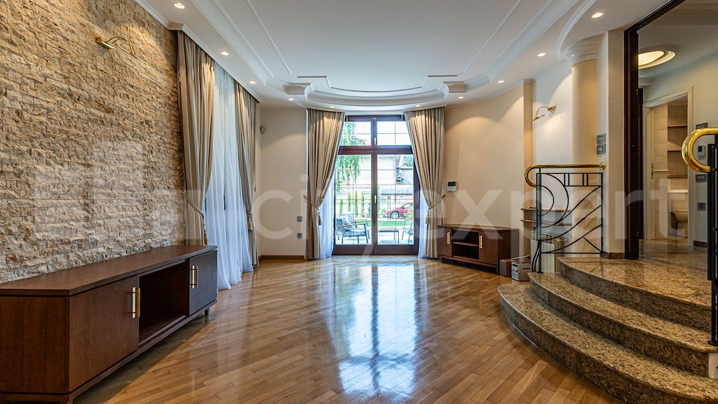 Kuća za izdavanje BEZ PROVIZIJE: Petosoban i veći, 270m², Bulevar oslobođenja, Voždovac - 4500€