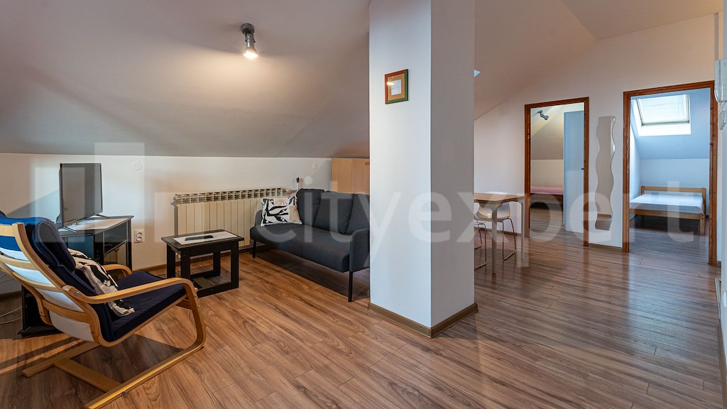 Stan u kući za izdavanje BEZ PROVIZIJE: Trosoban, 65m², Oktobarska, Voždovac - 600€