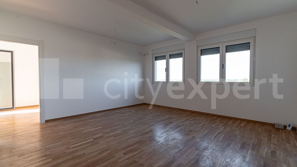 Poslovni prostor za izdavanje BEZ PROVIZIJE: Ostalo, 69m², Svetog Save, Surčin - 900€
