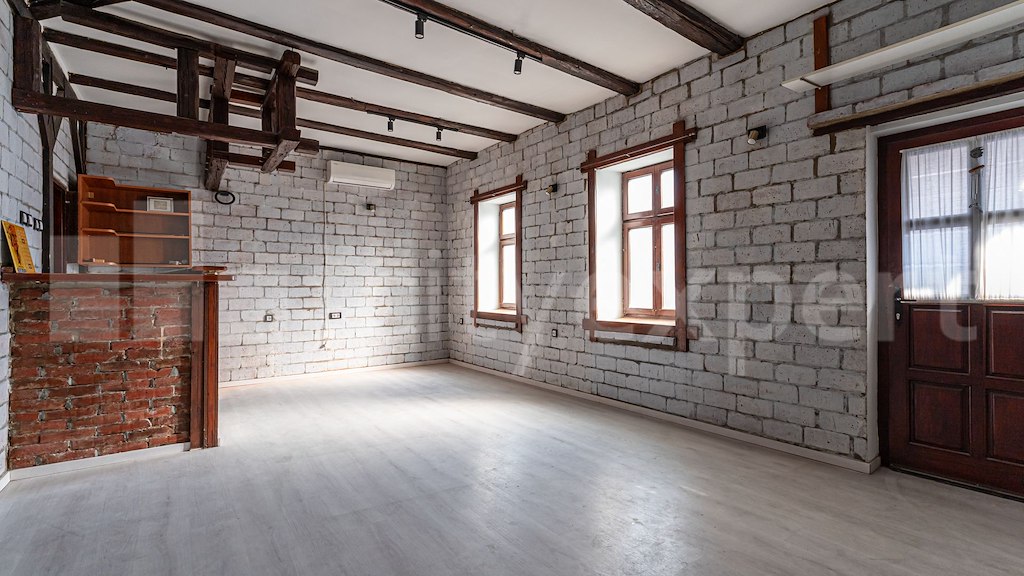 Poslovni prostor za izdavanje BEZ PROVIZIJE: Dvosoban, 77m², Sinđelićeva, Zemun - 750€