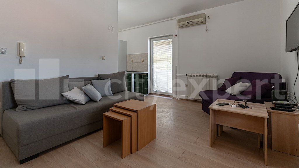 Stan za izdavanje BEZ PROVIZIJE: Garsonjera, 28m², Matice srpske, Zvezdara - 300€