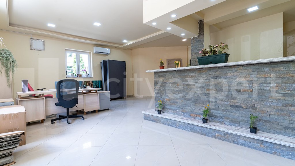 Poslovni prostor za izdavanje BEZ PROVIZIJE: Četvorosoban, 150m², Miloja Zakića, Čukarica - 2200€