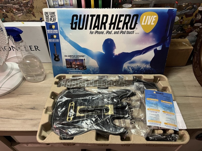 GUITAR HERO - NOVO