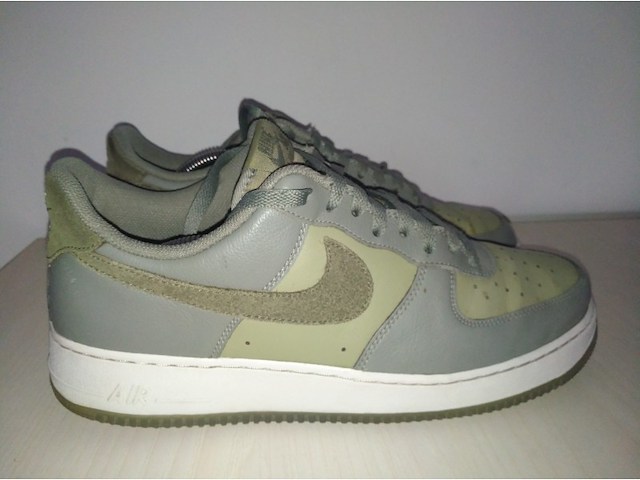 NIKE muske patike Air Force 1 `07 LV8 br 45,5