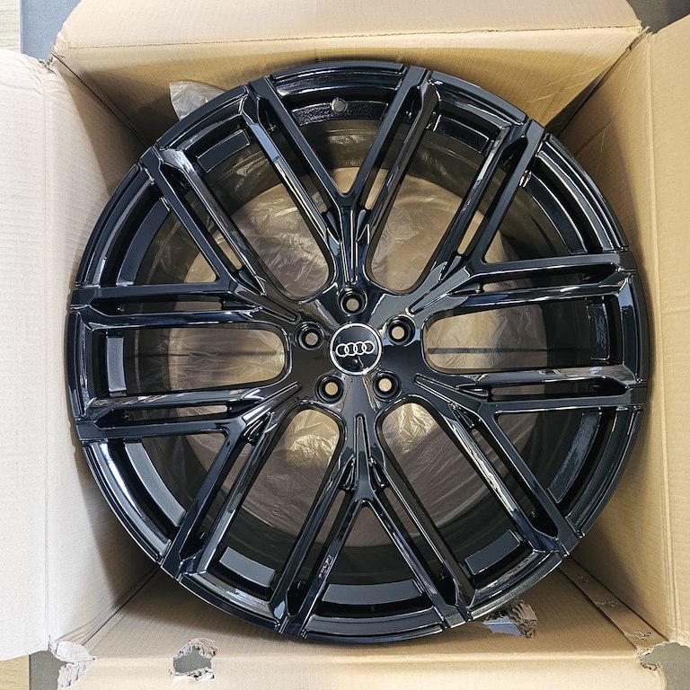 ALU FELNE
10J x22 ET18 5X112