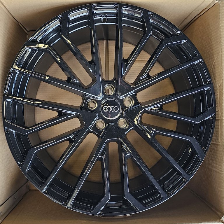 ALU FELNE
8.5J x21 ET30 5X112