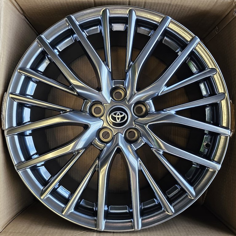 ALU FELNE
8J x19 ET35 5X114.3