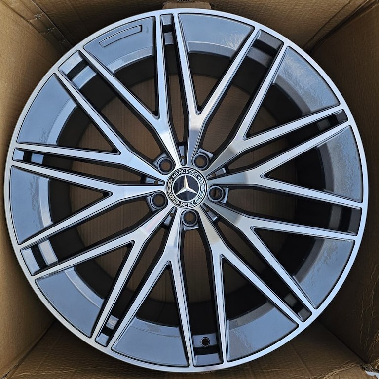 ALU FELNE
10J x22 ET55 5x112