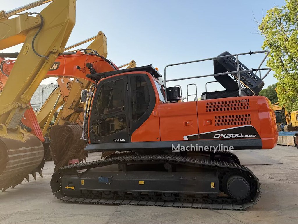Doosan DX300LCA bager guseničar