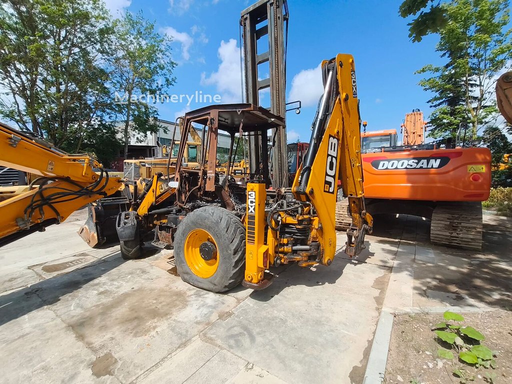 JCB 3CX bager-utovarivač po rezervnim delovima