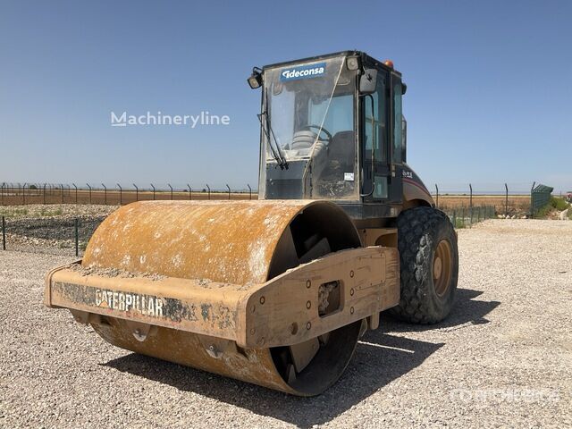 Prodaje se Caterpillar CS563E kompaktor s jednim valjkom na aukciji