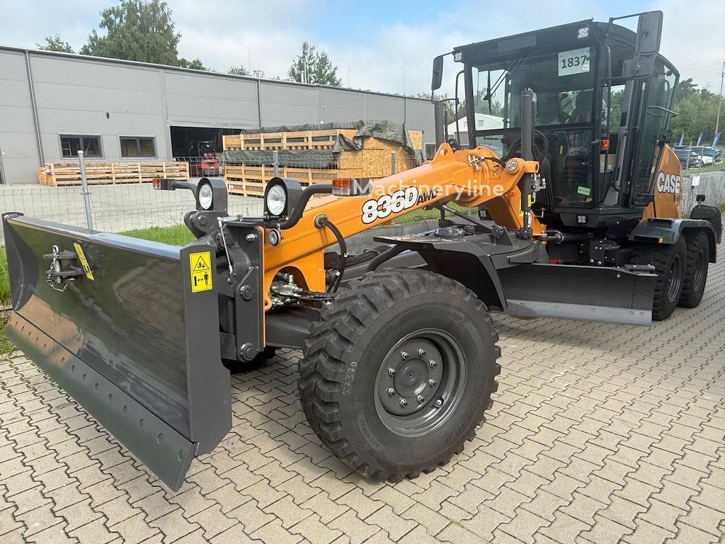 Novi Case 836D AWD grejder