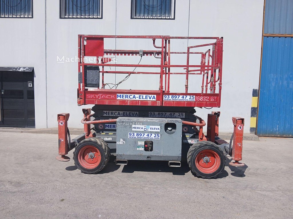 Skyjack SJ6832RT PLATAFORMA TIJERA DIESEL 12 MT makazasta platforma