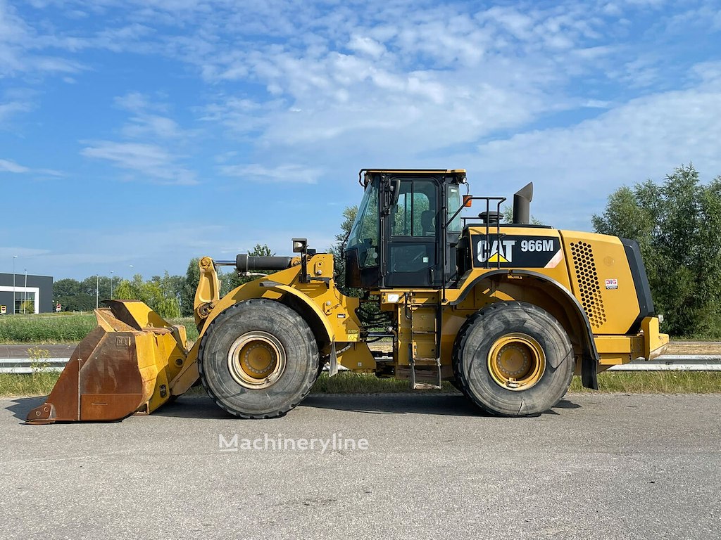 Caterpillar 966M prednji utovarivač