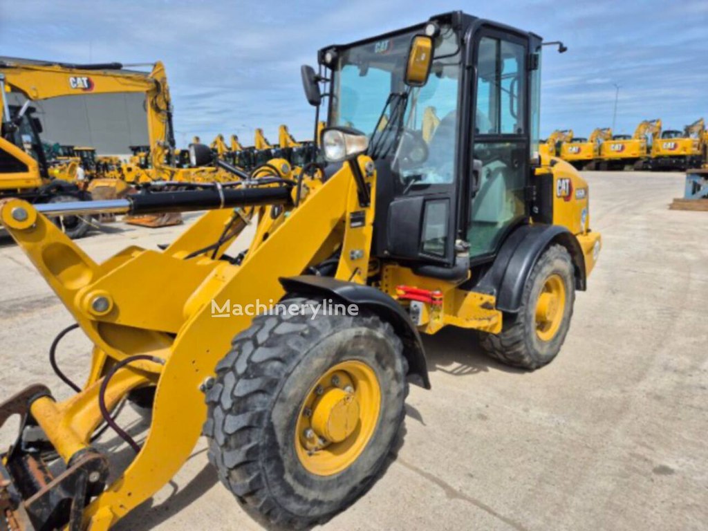 Caterpillar 906M prednji utovarivač