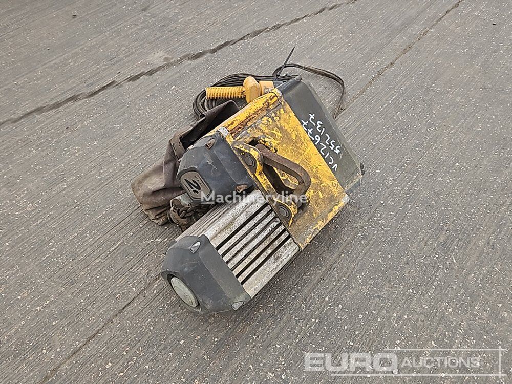 Prodaje se Yale Electric Chain Hoist kašiku za prednje utovarivač na aukciji