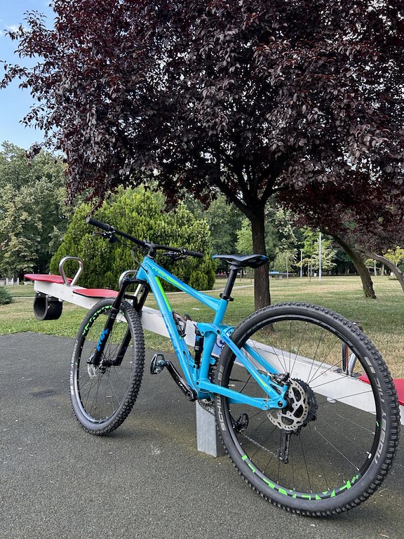 Cube Stereo Race