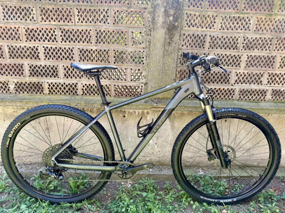 Cube Asics 29 er