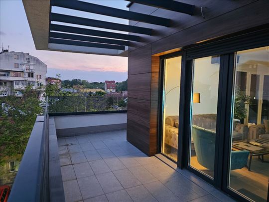 Pančevo centar LUX Penthouse sa garažom 4.0