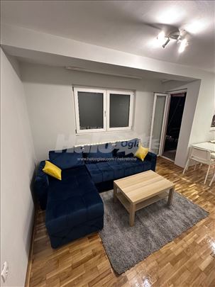 Kompletno opremljen 3.0 stan – Novi Banovci
